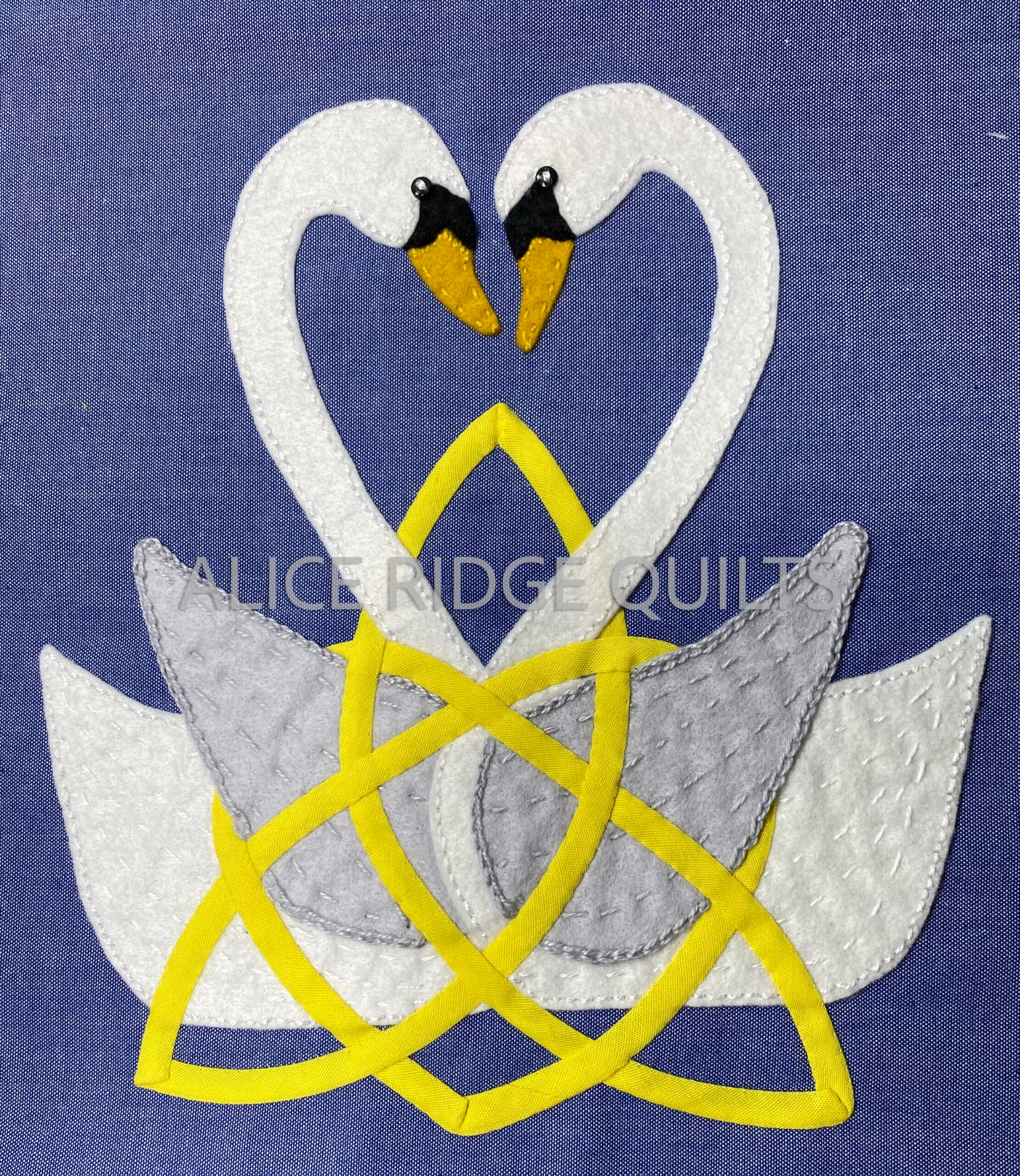 Celtic Knotwork - Swans Celtic Knot - Alice Ridge Quilts