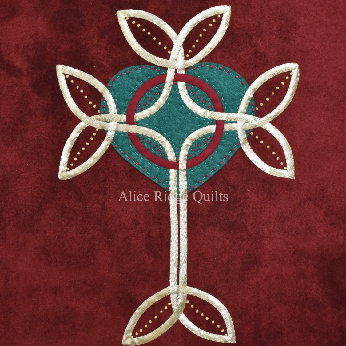 Celtic Knotwork - Celtic Cross My Heart - Alice Ridge Quilts