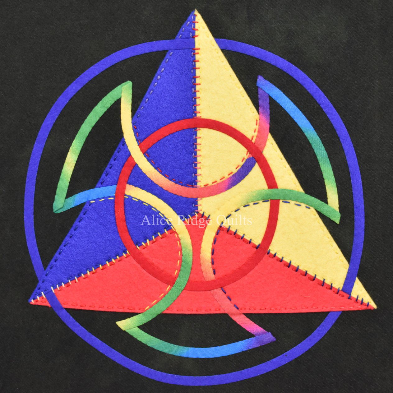 Celtic Knotwork - Celtic Triangle - Alice Ridge Quilts